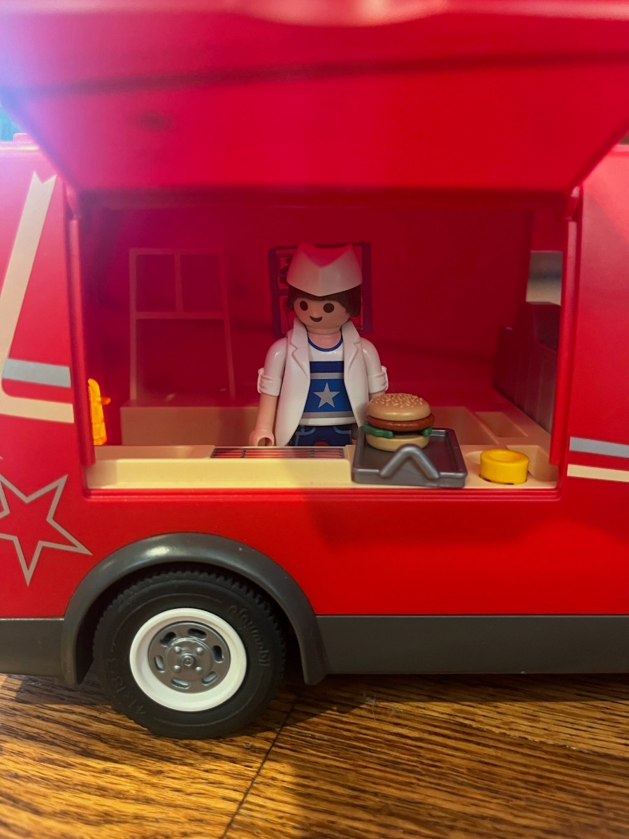 Feast Your Playmobil Hordes with This Sweet Vehicle – Practically Apparent